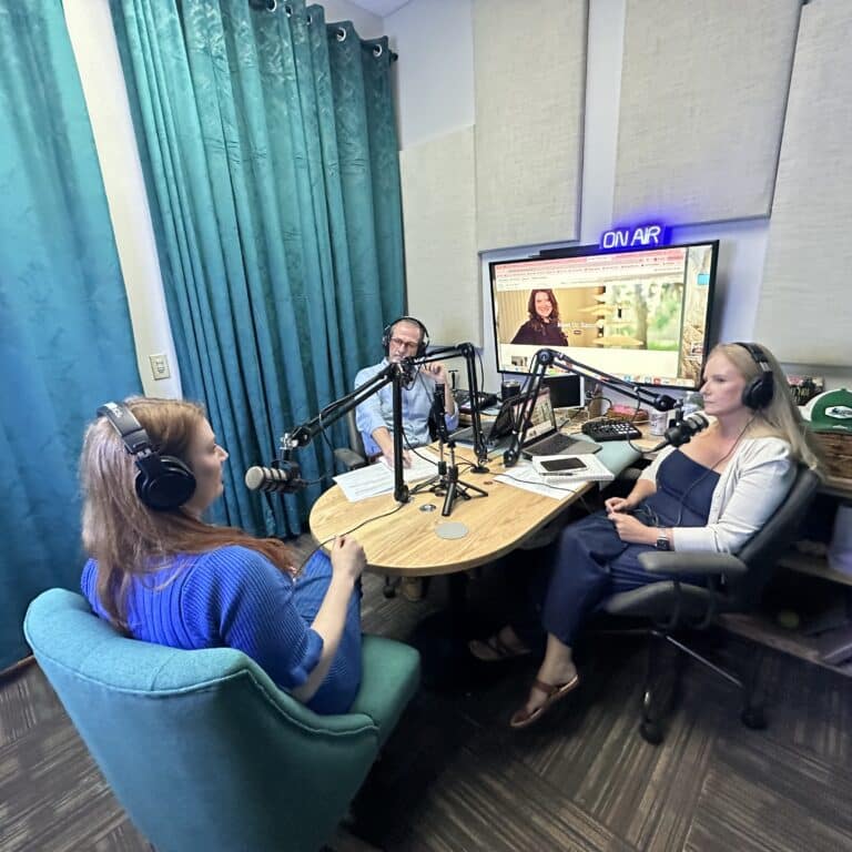 Dr. Sarah Saxon: Blending Art And Medicine On The Mallett And Michelle ...